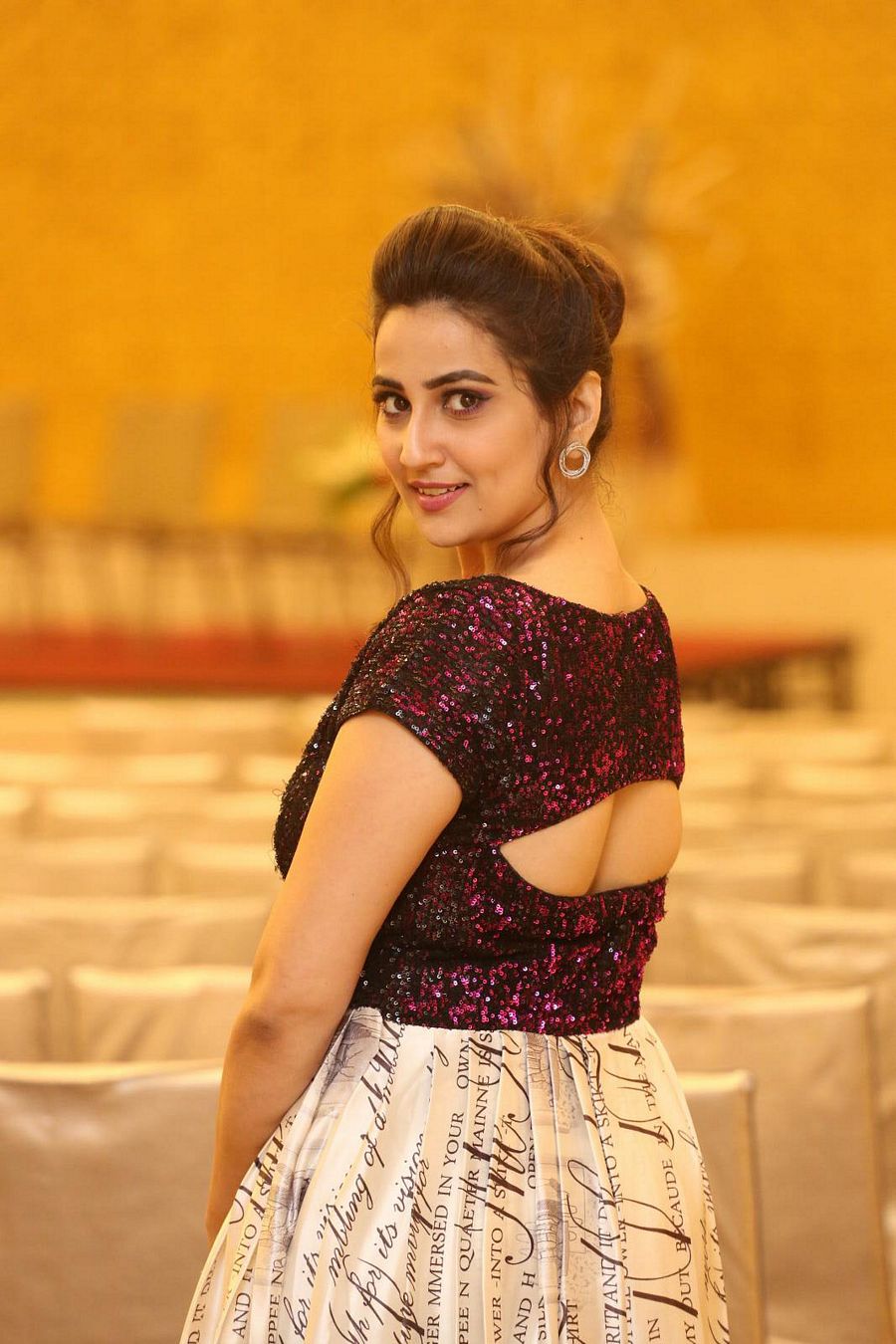 Anchor Manjusha Cute Photos