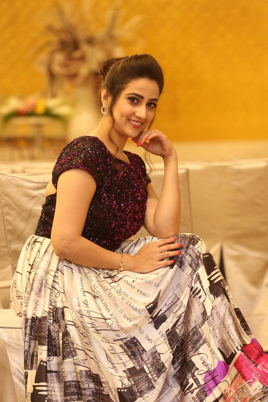 Anchor Manjusha Cute Photos