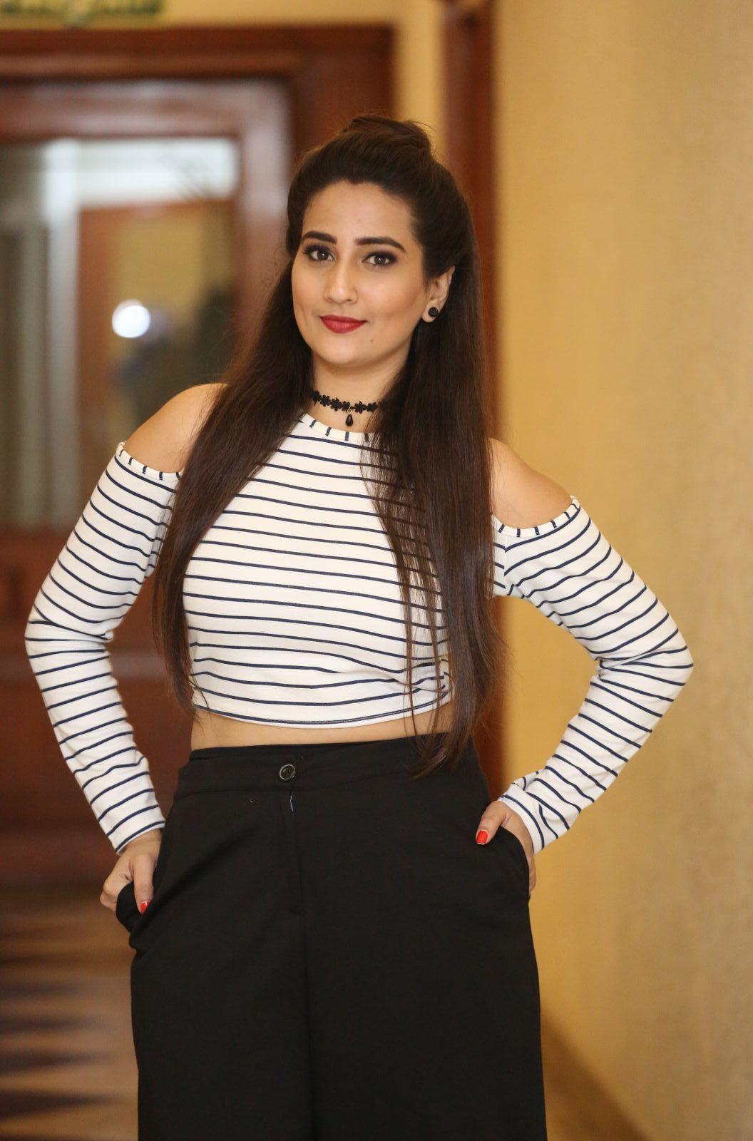 Anchor Manjusha Latest Photo Stills