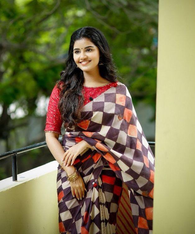 Anupama Parameshwaran looking gorgeous in this Saree
