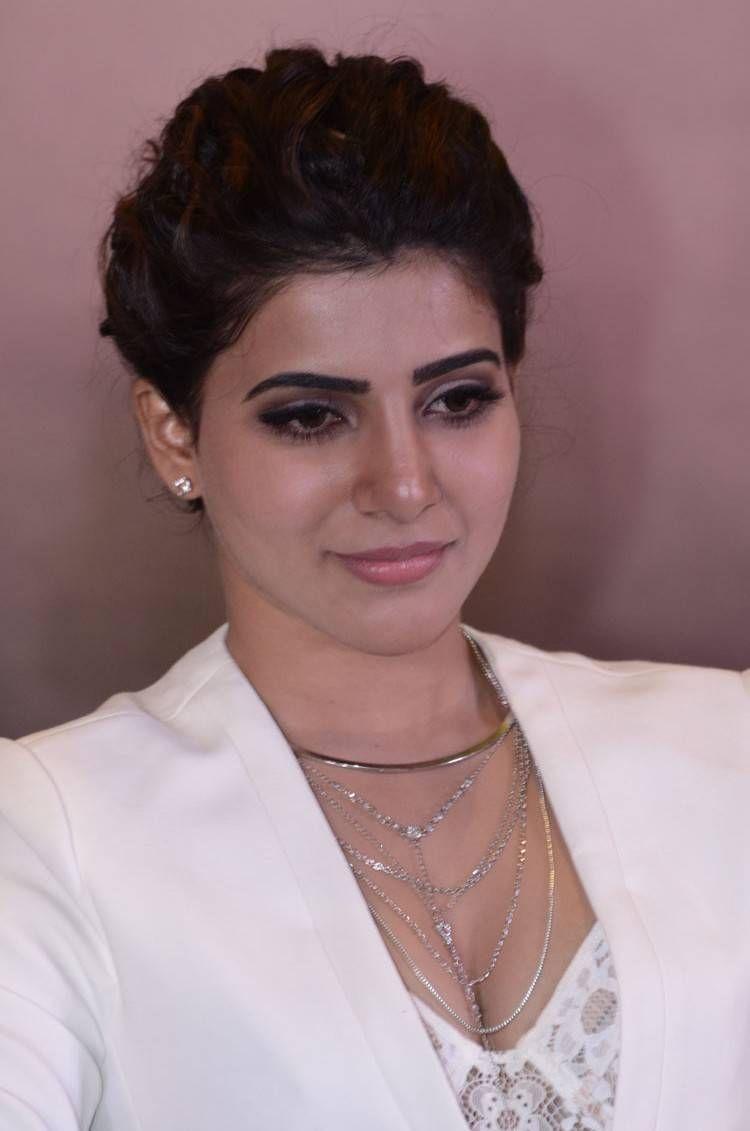 Samantha Stills At Janatha Garage Success Meet