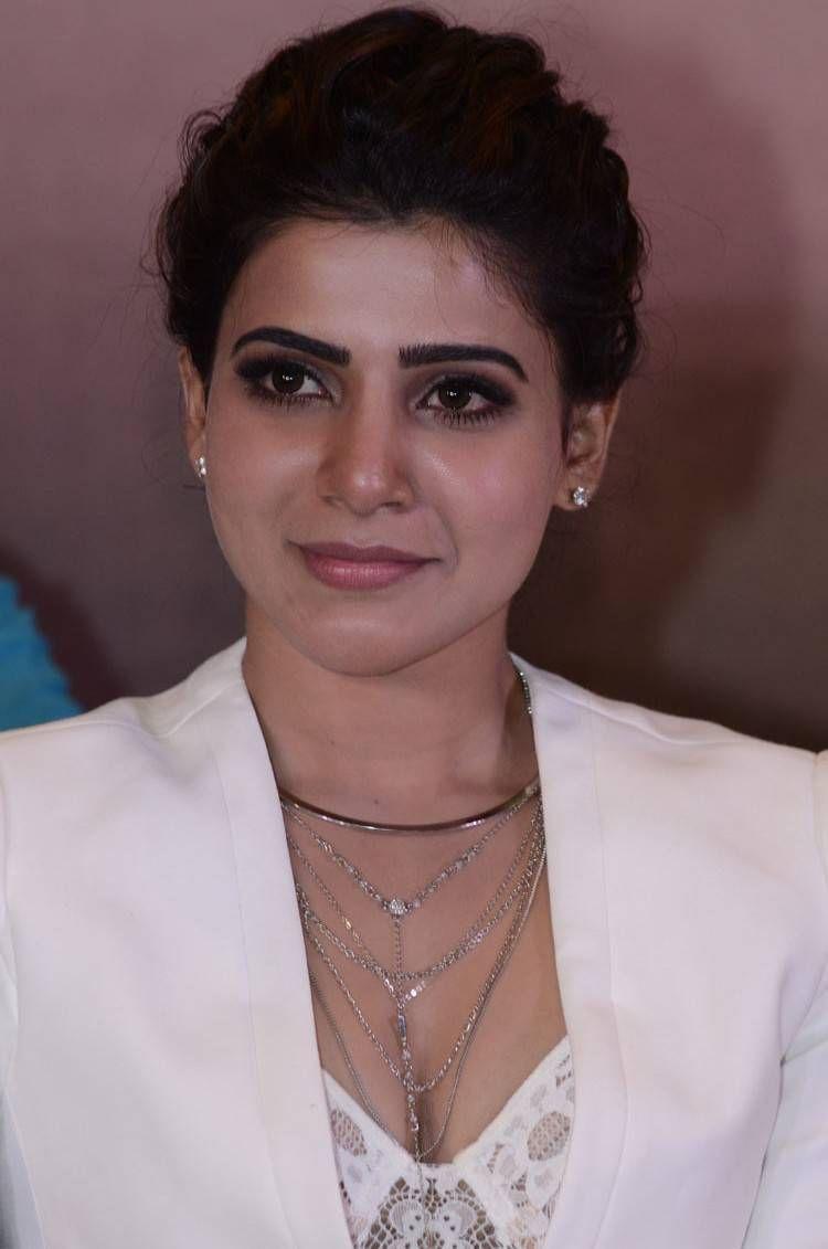 Samantha Stills At Janatha Garage Success Meet