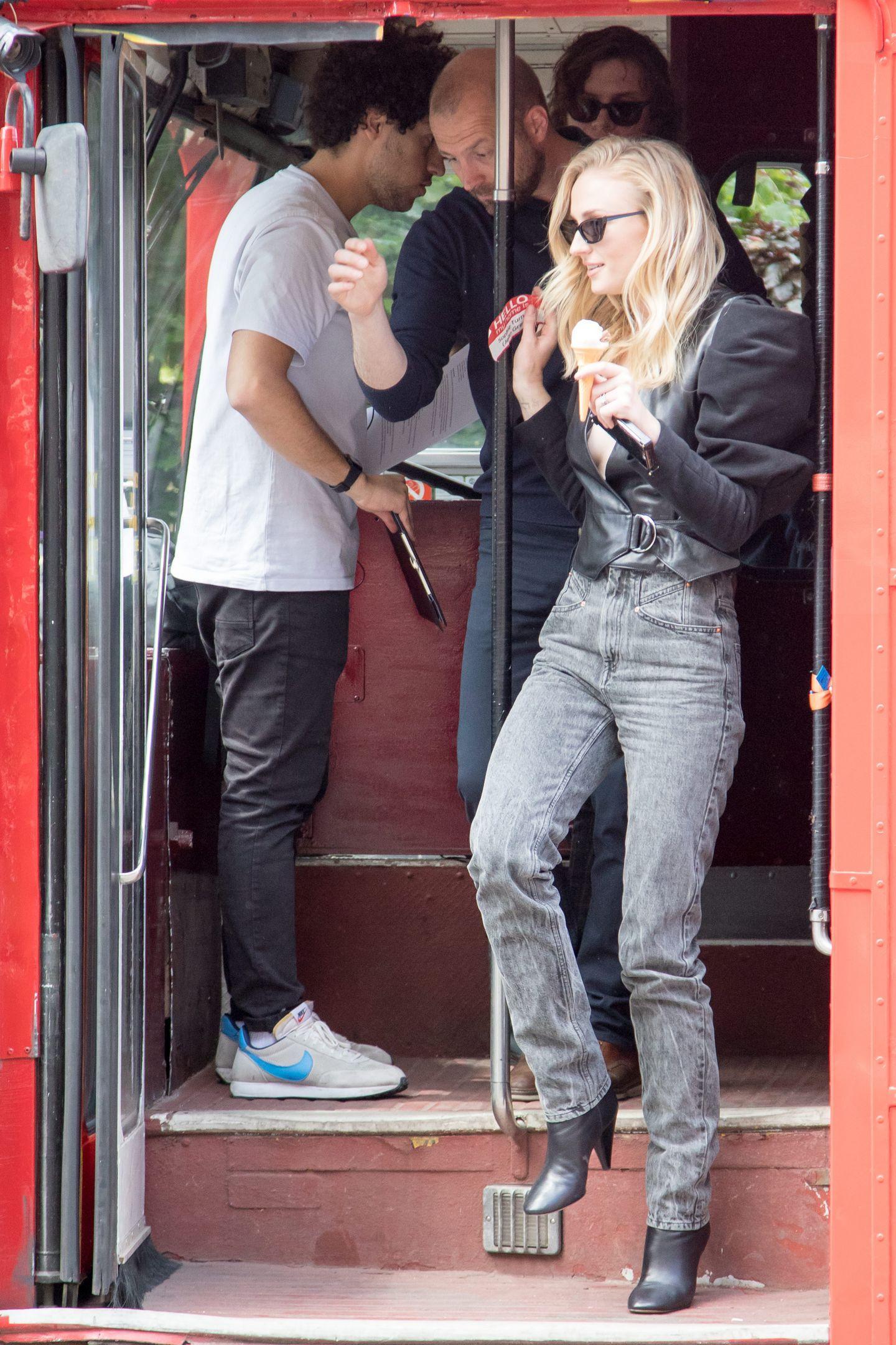 Sophie Turner, Jessica Chastain & Alexandra Shipp