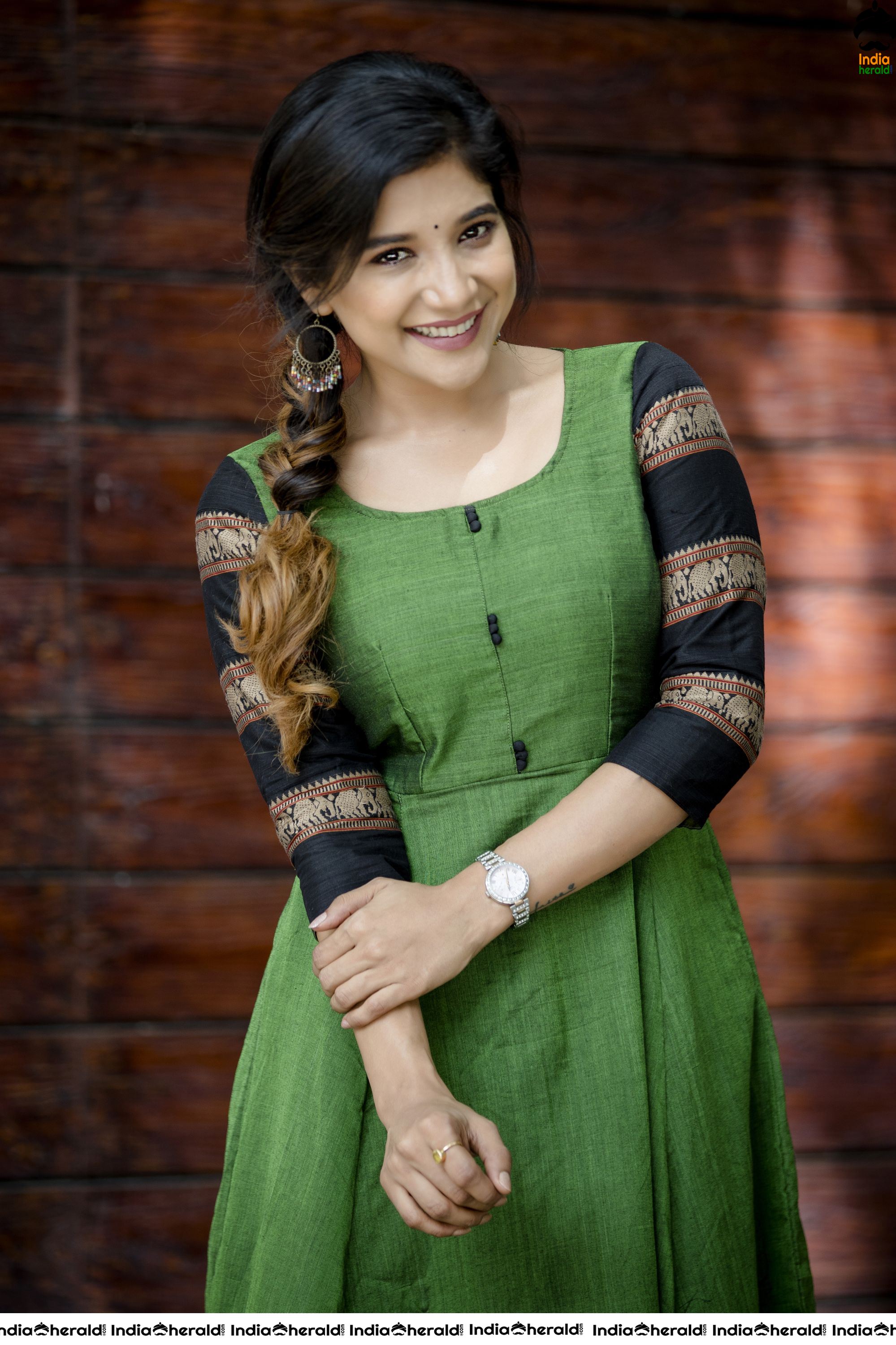 Actress Sakshi Agarwal Photoshoot Stills