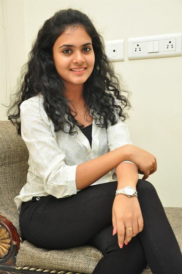 Actress sukriti Cute Pics