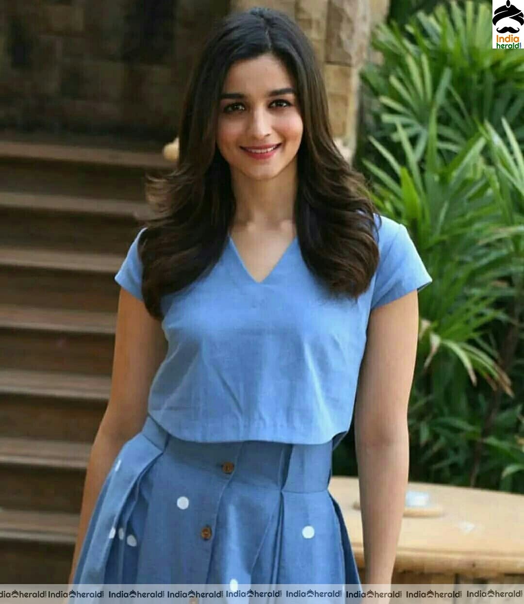 Alia Bhatt Hot In Blue Dress At Bandra