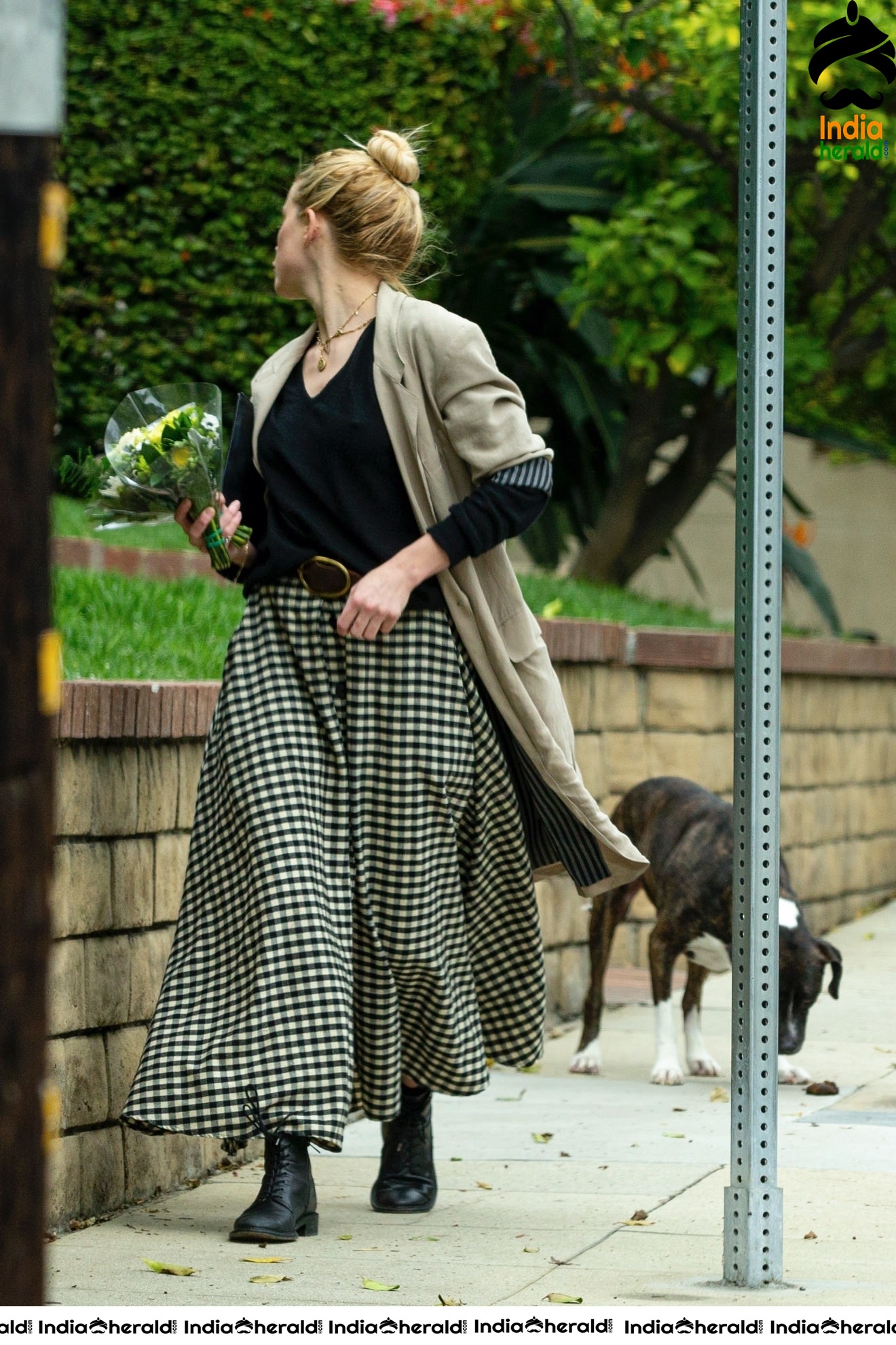 Amber Heard caught by Paprazzi while out for grocery shoppi
