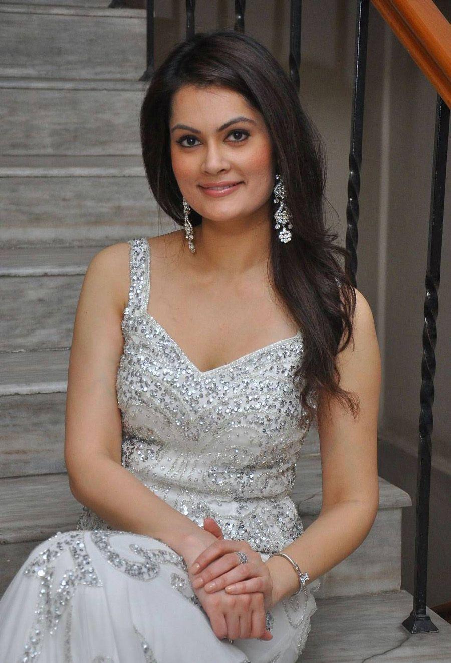 Angela Kumar Spicy Pics