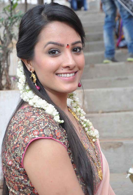 anitha saree stills