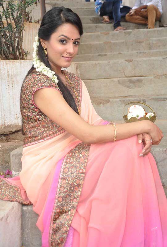 anitha saree stills