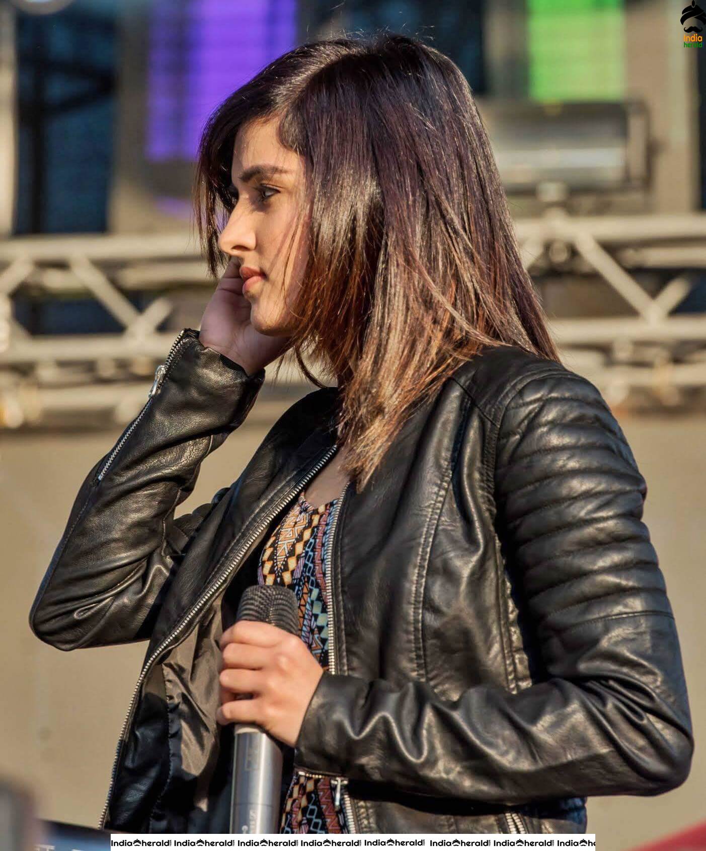 Cute Adorable and Hot Photos Collection of Shirley Set 1