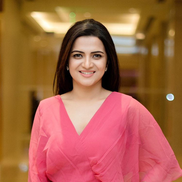 Dhivya Dharshini latest images