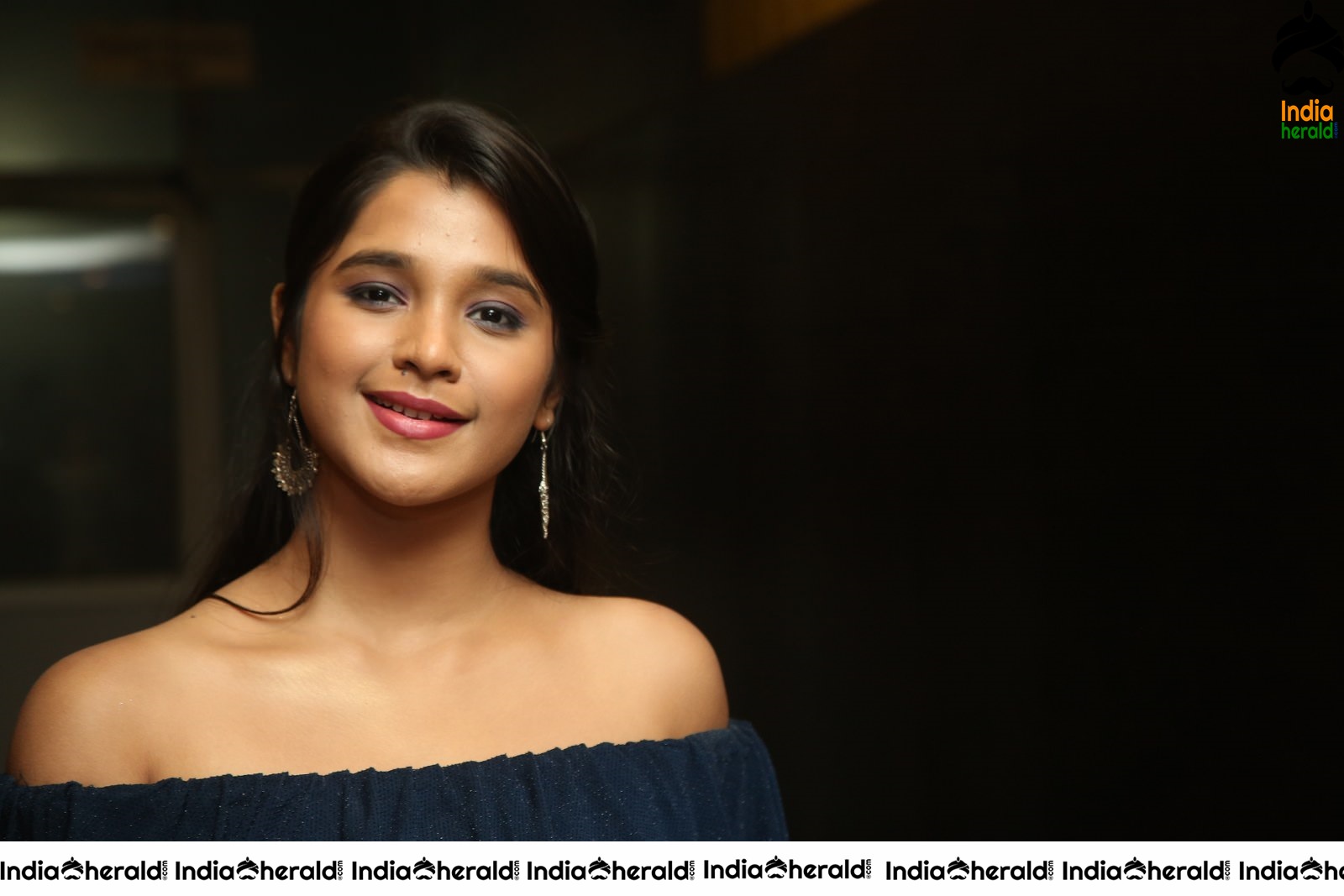 Elsa Ghosh Latest Stills in Royal Blue Costume Set 2