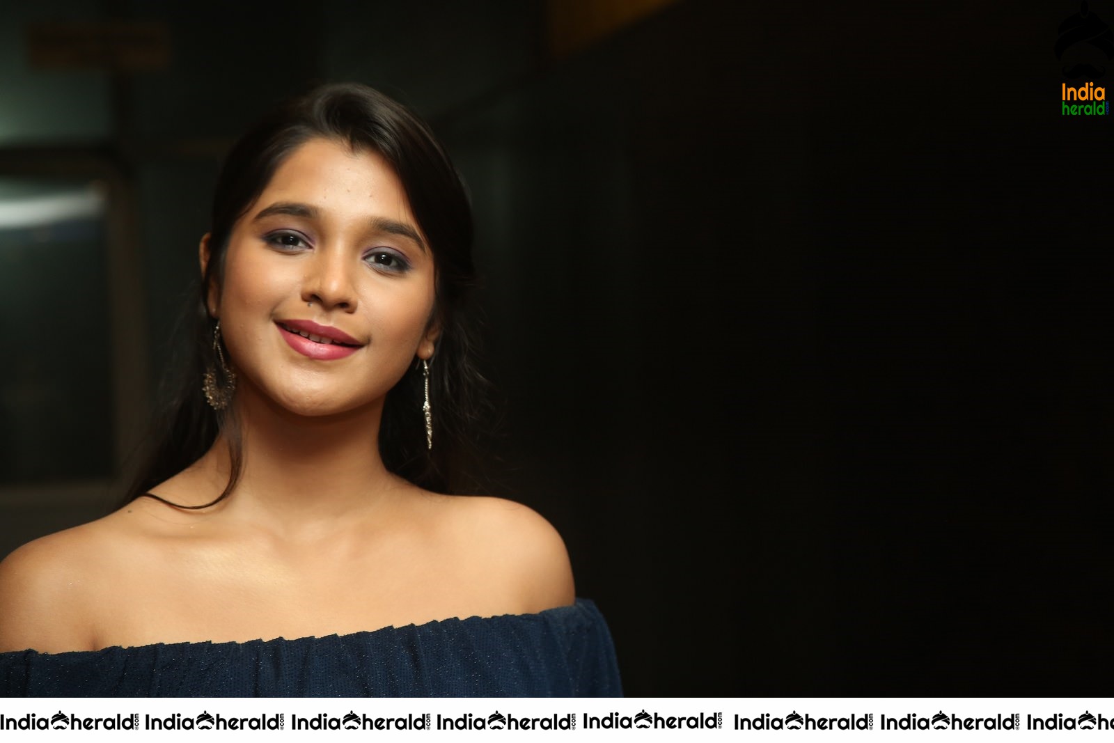 Elsa Ghosh Latest Stills in Royal Blue Costume Set 2