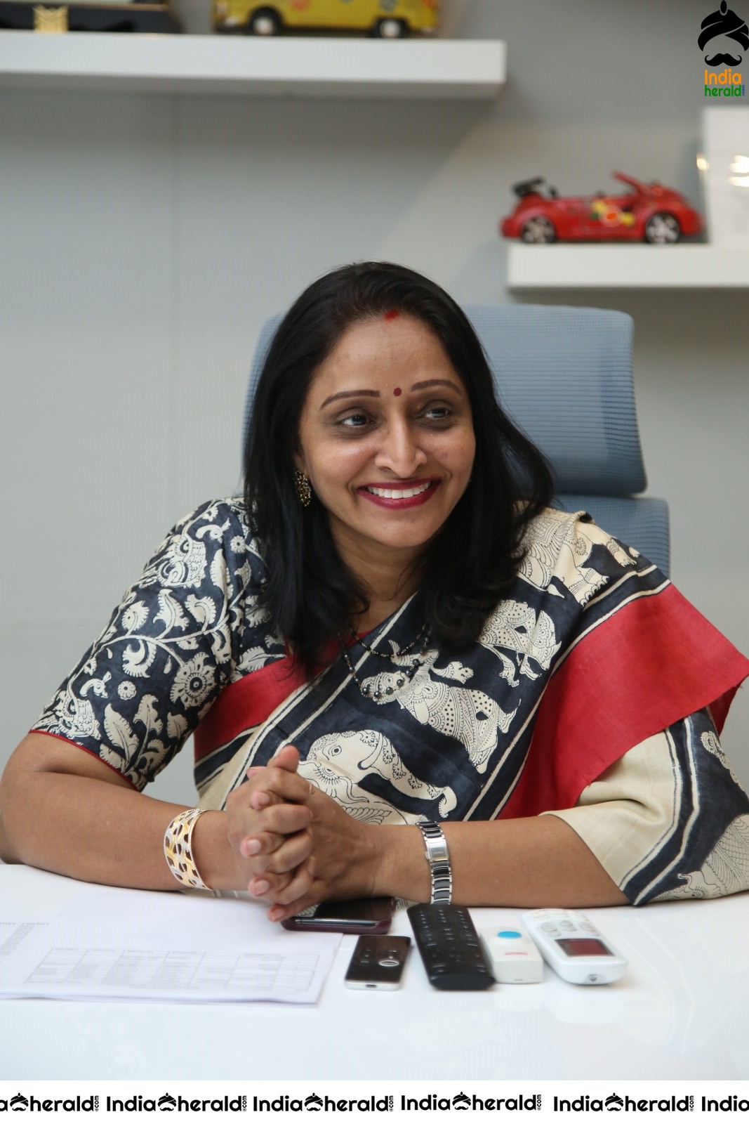 Female Producer Usha Mulpuri Interview Stills Set 2