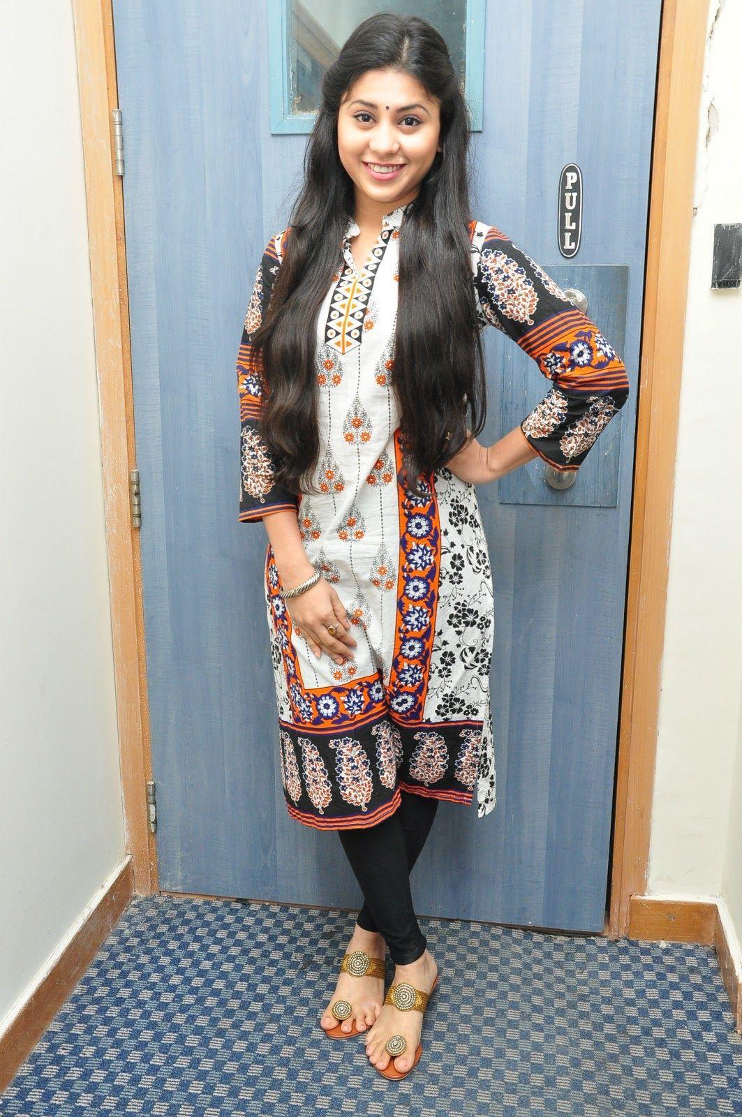 Hamida Stills At Sahasam Seyara Dimbhaka Song Launch