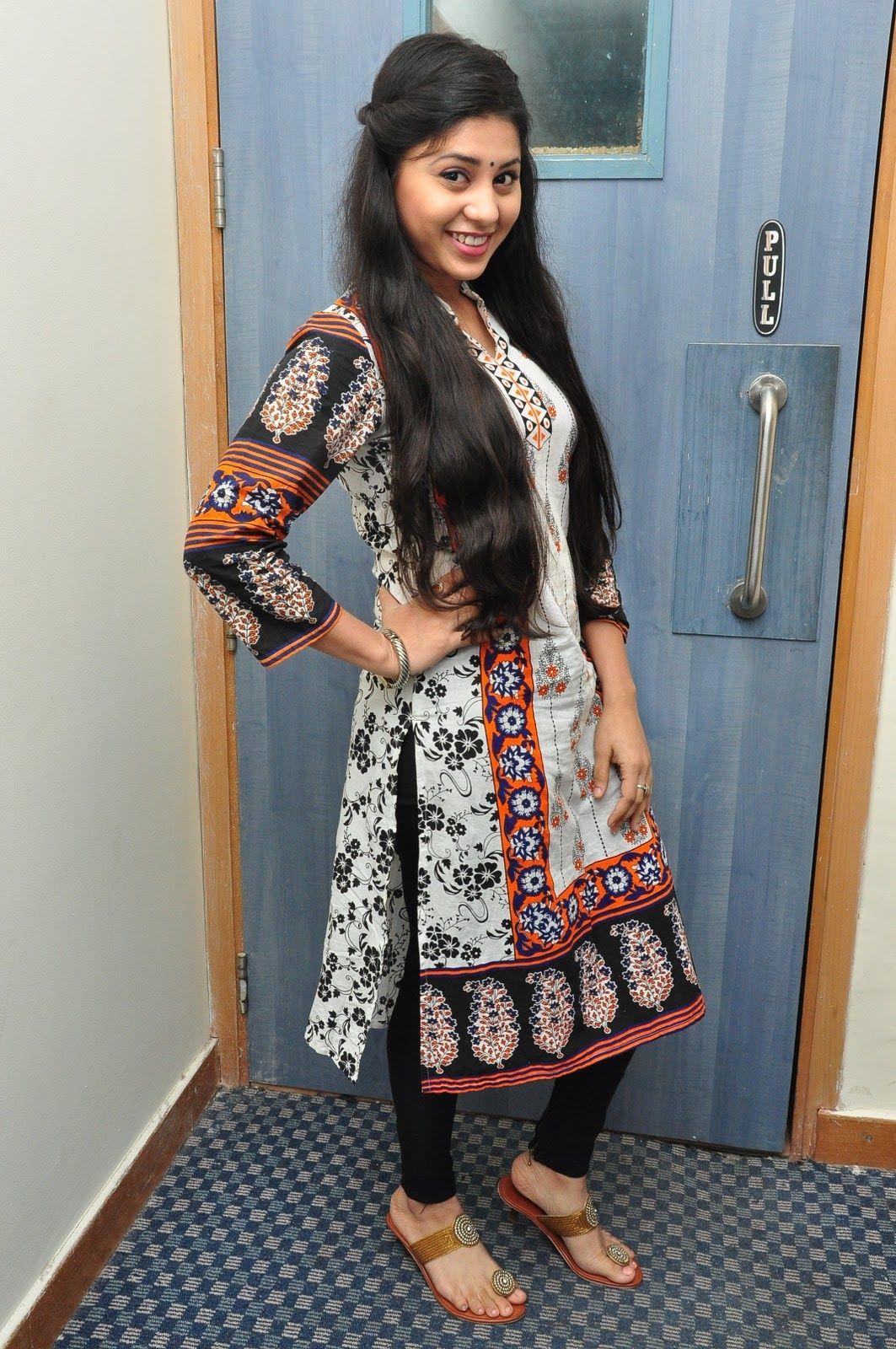 Hamida Stills At Sahasam Seyara Dimbhaka Song Launch