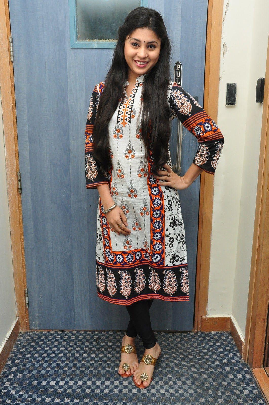 Hamida Stills At Sahasam Seyara Dimbhaka Song Launch