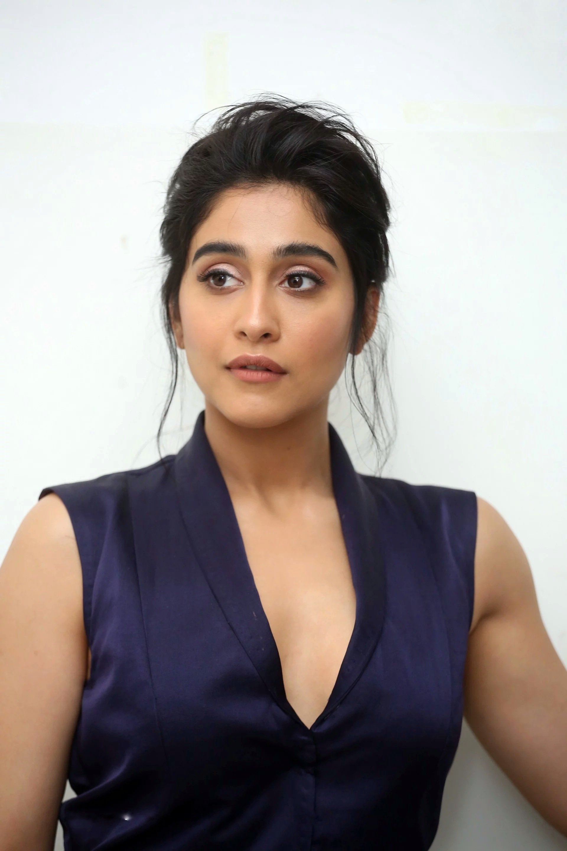 High Clarity Cleavage Exposing Hot Photos Of Reginna Cassan