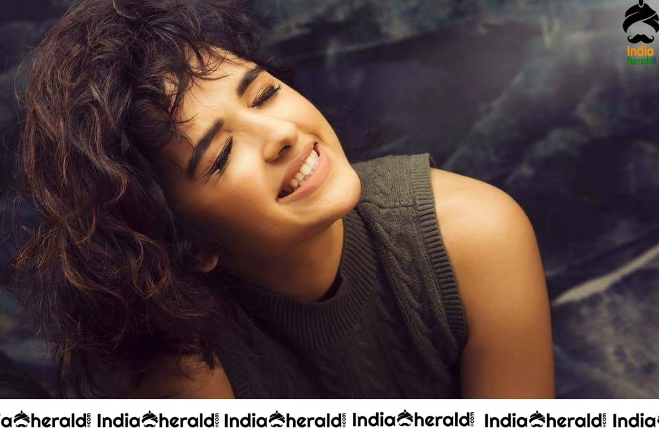 Hot and Cute Singer Shirley Setia Photos Compilation Set 5
