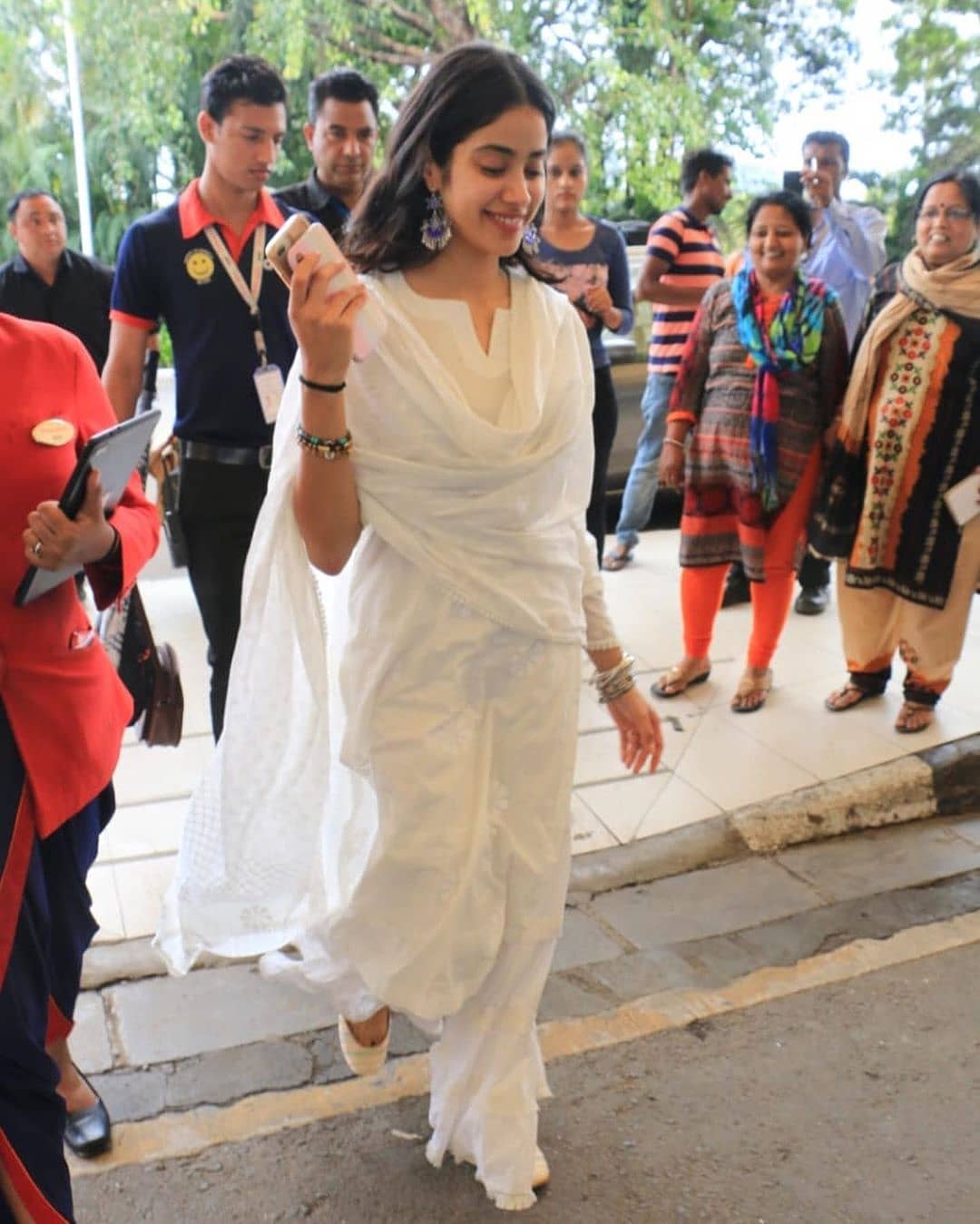 Janhvi Kapoor Looking Beautiful In White Chudi