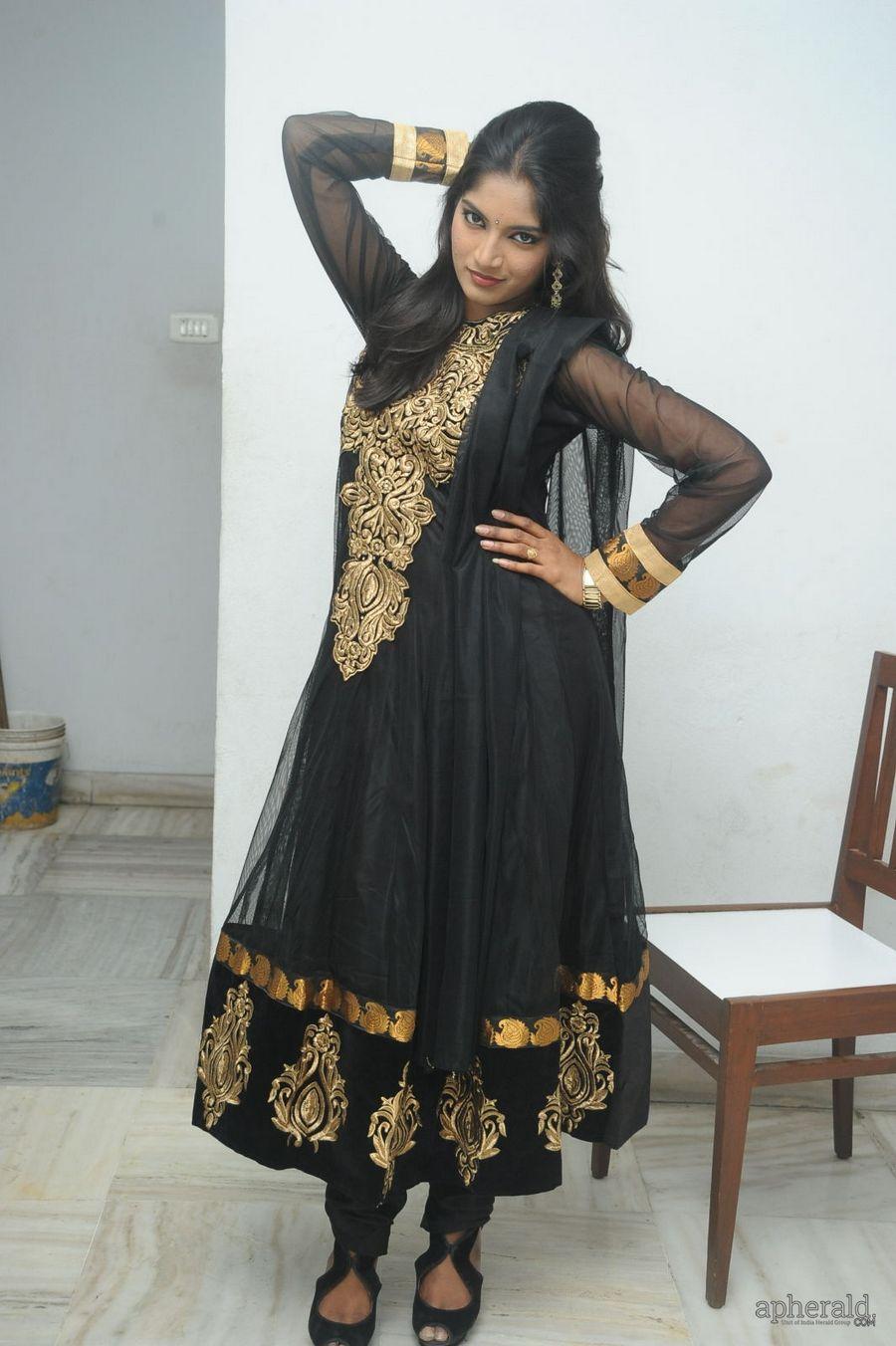 Keerthi Amodi Cute Images