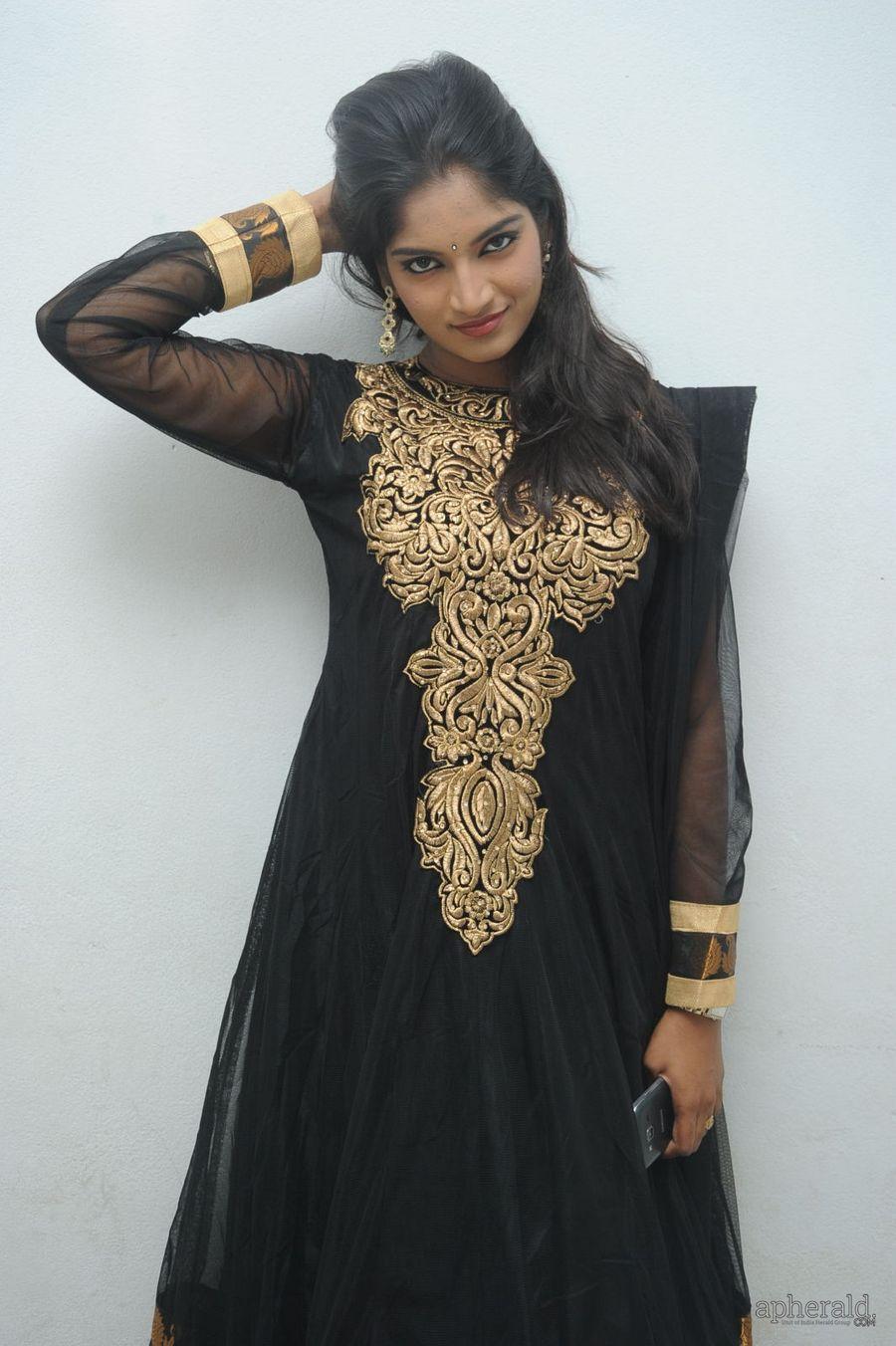 Keerthi Amodi Cute Images