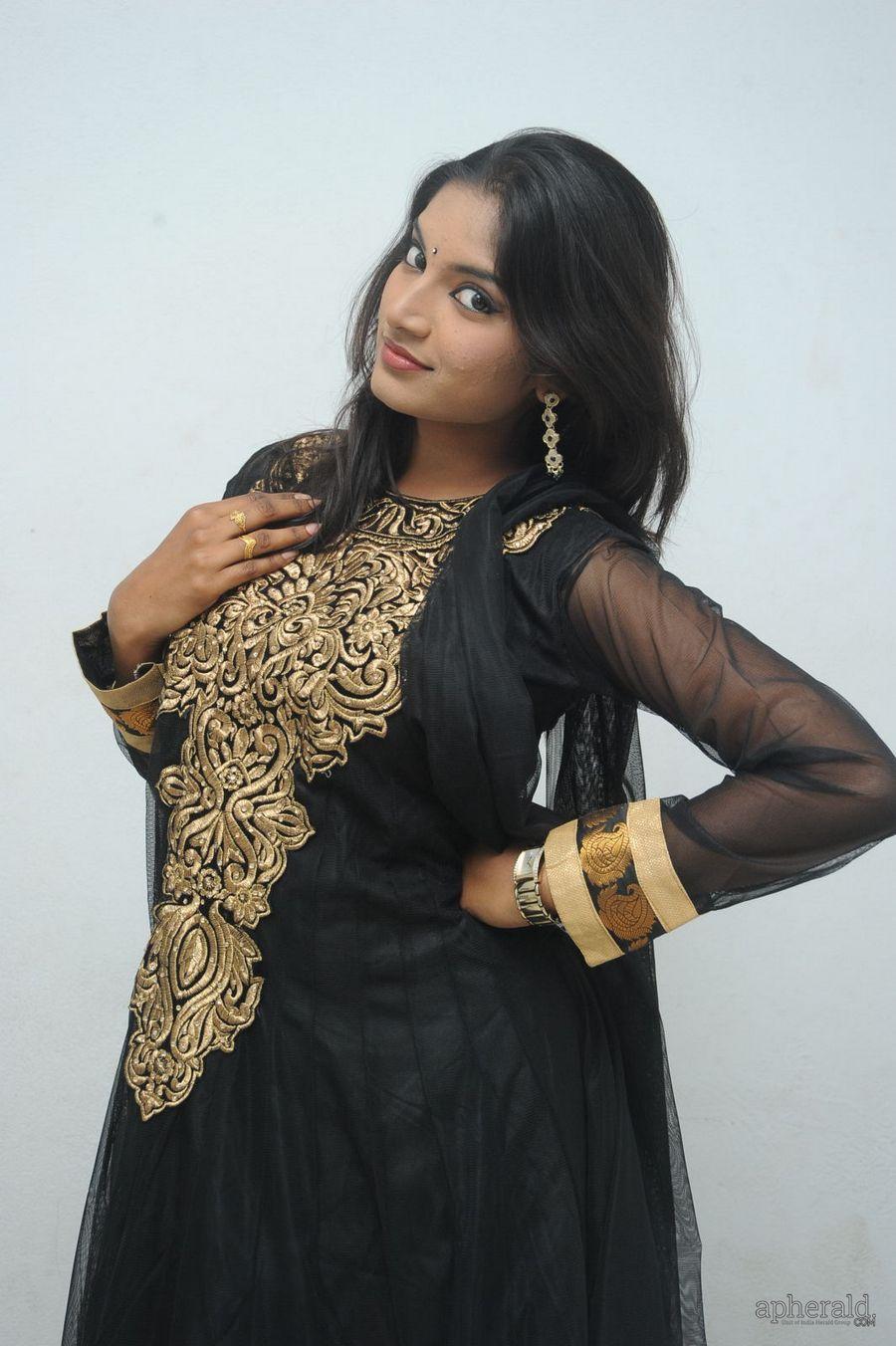 Keerthi Amodi Cute Images