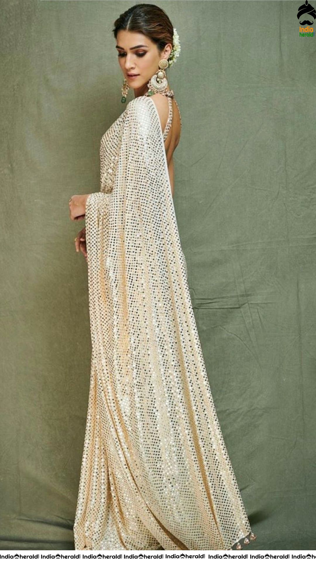 Kriti Sanon Looking Buoyant and Too Hot in Backless Blouse