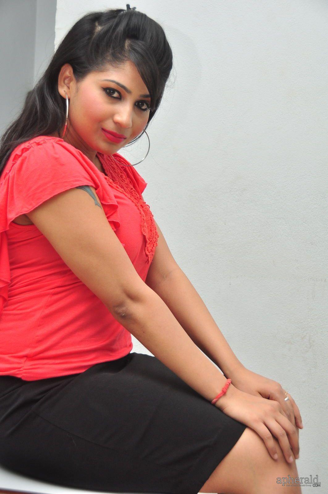 Madhu lagna Das Sexy Pics