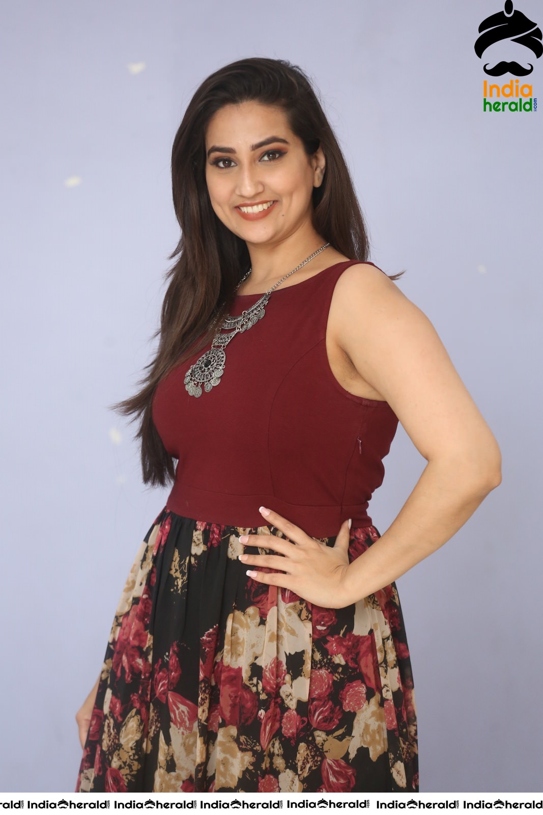 Manjusha Anchor Hot in Maroon Set 1