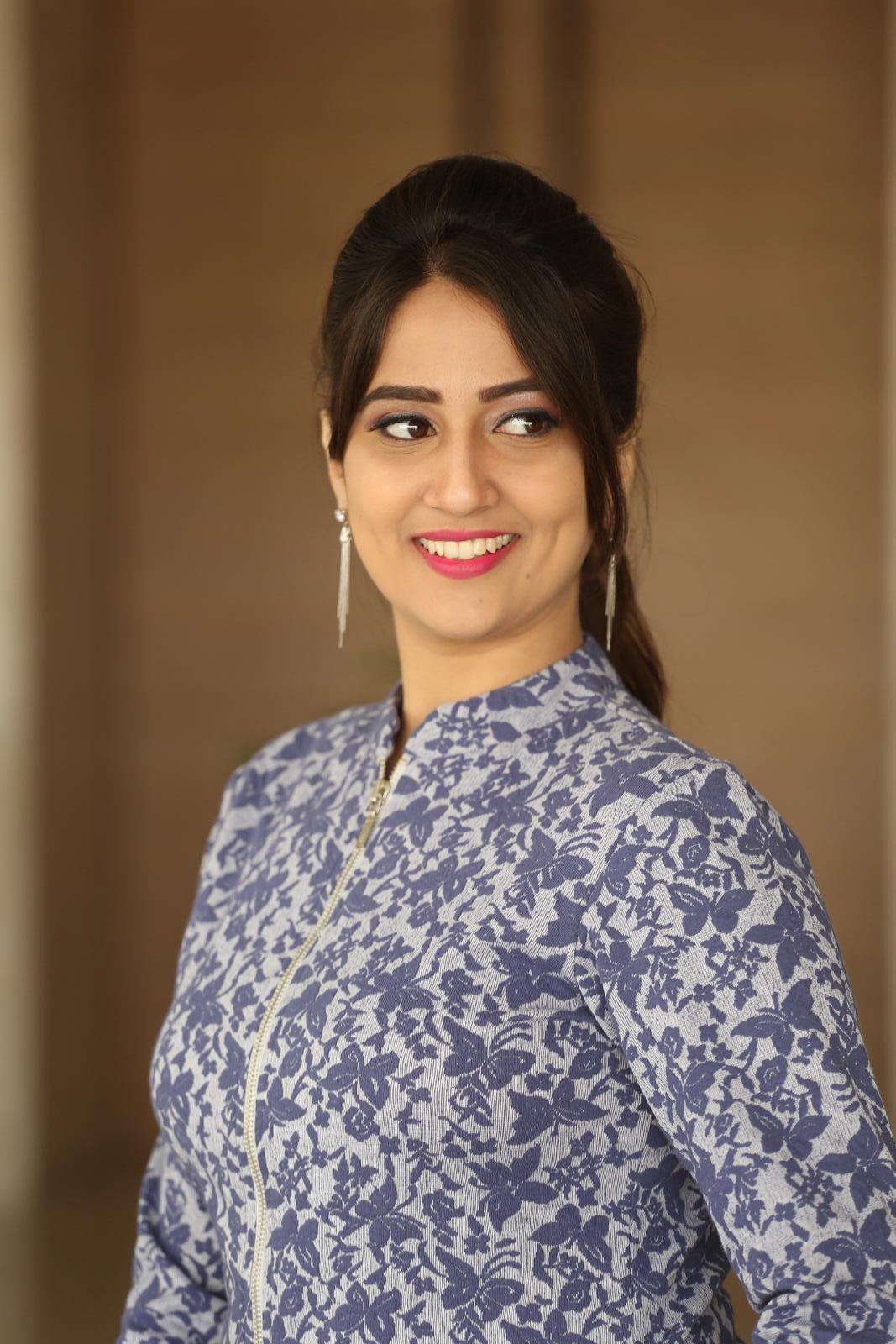 Manjusha Cute Beautiful Pics