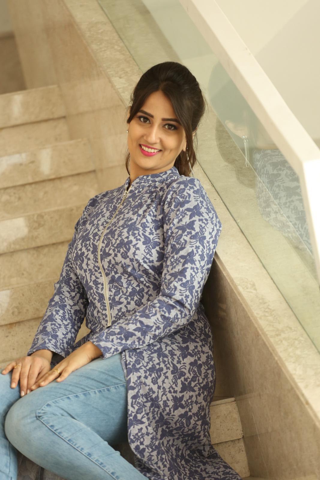 Manjusha Cute Beautiful Pics