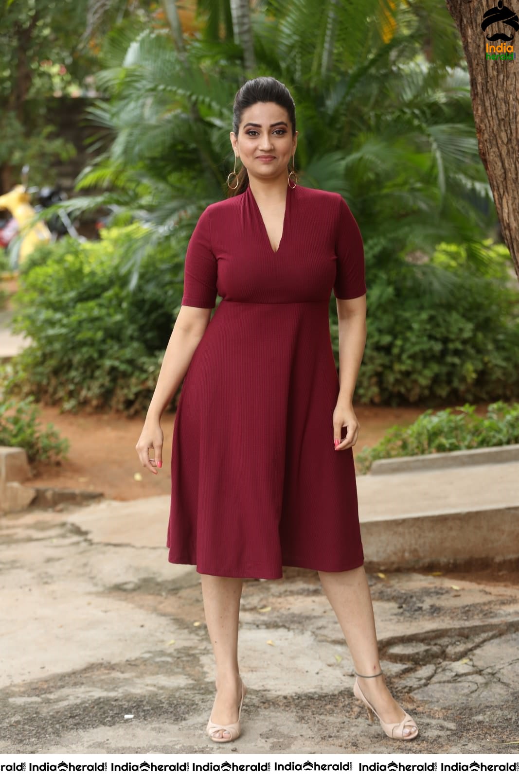 Manjusha Hot in Maroon Frock Set 1