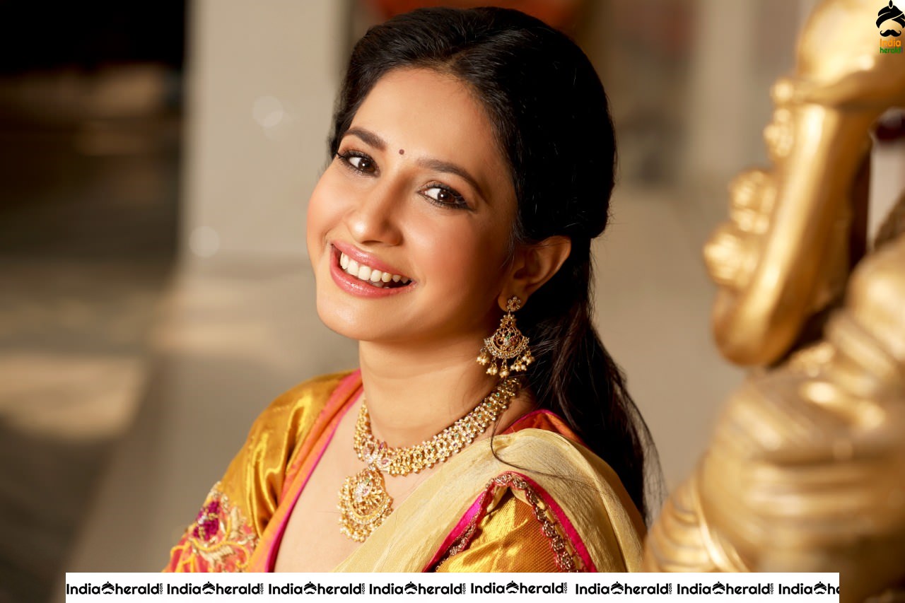 Manvita Kamath Latest Photoshoot Pics Collection