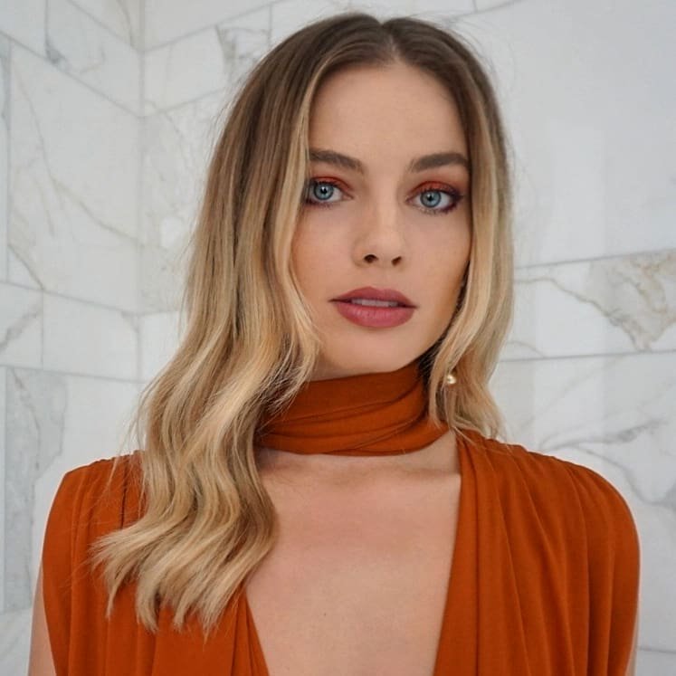 Morgot Robbie Latest Photos At UK Premiere Set 1