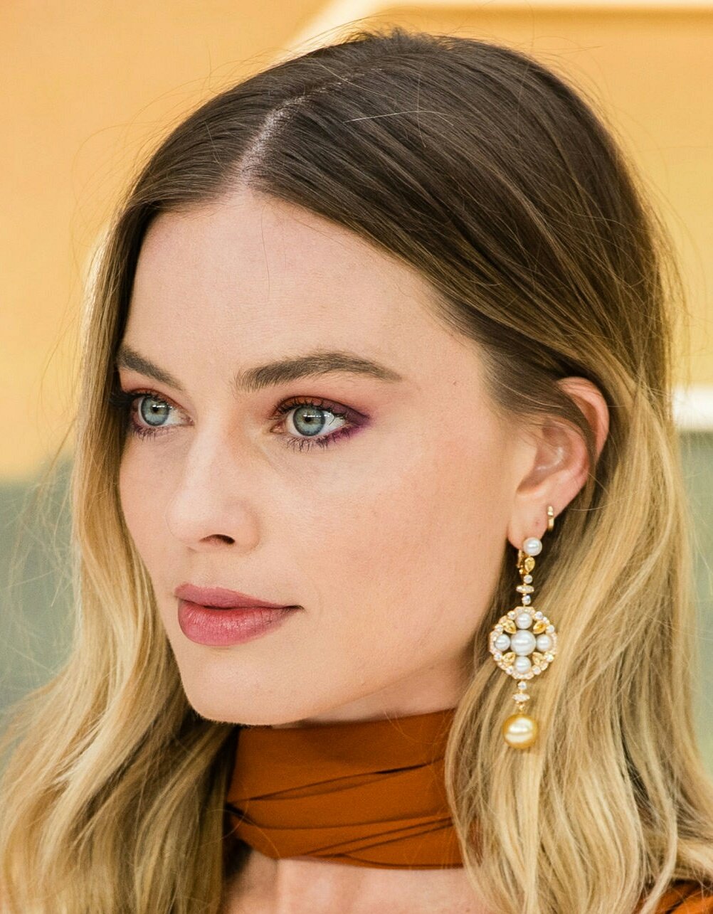 Morgot Robbie Latest Photos At UK Premiere Set 2