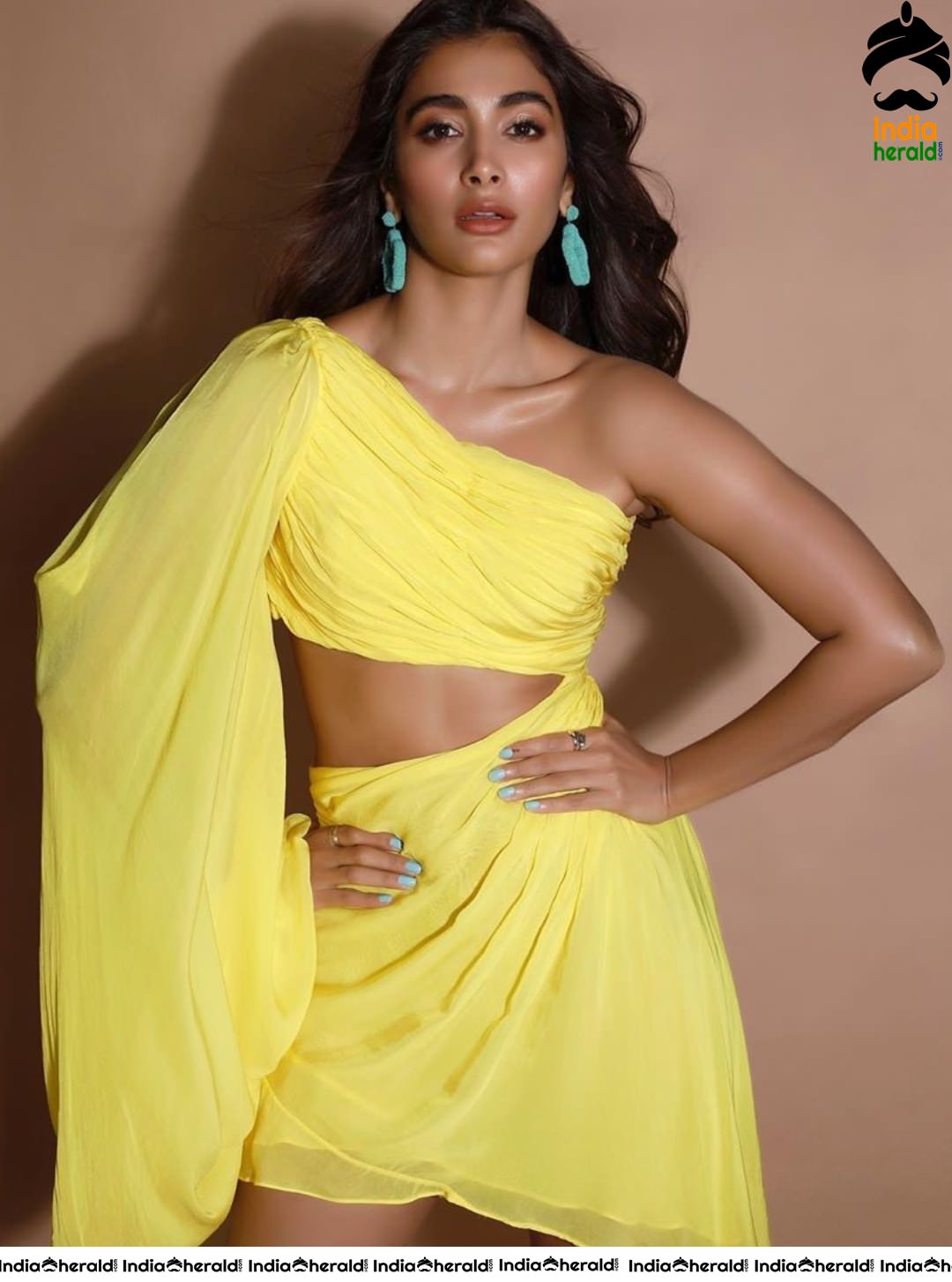 Pooja Hegde Too Hot in Yellow Frock flaunting her Dusky Bea