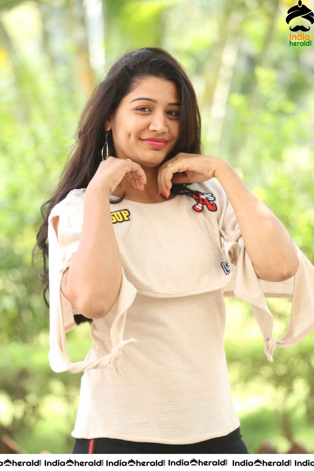Prajapth Kiranmai falunts her cute dimple Set 1
