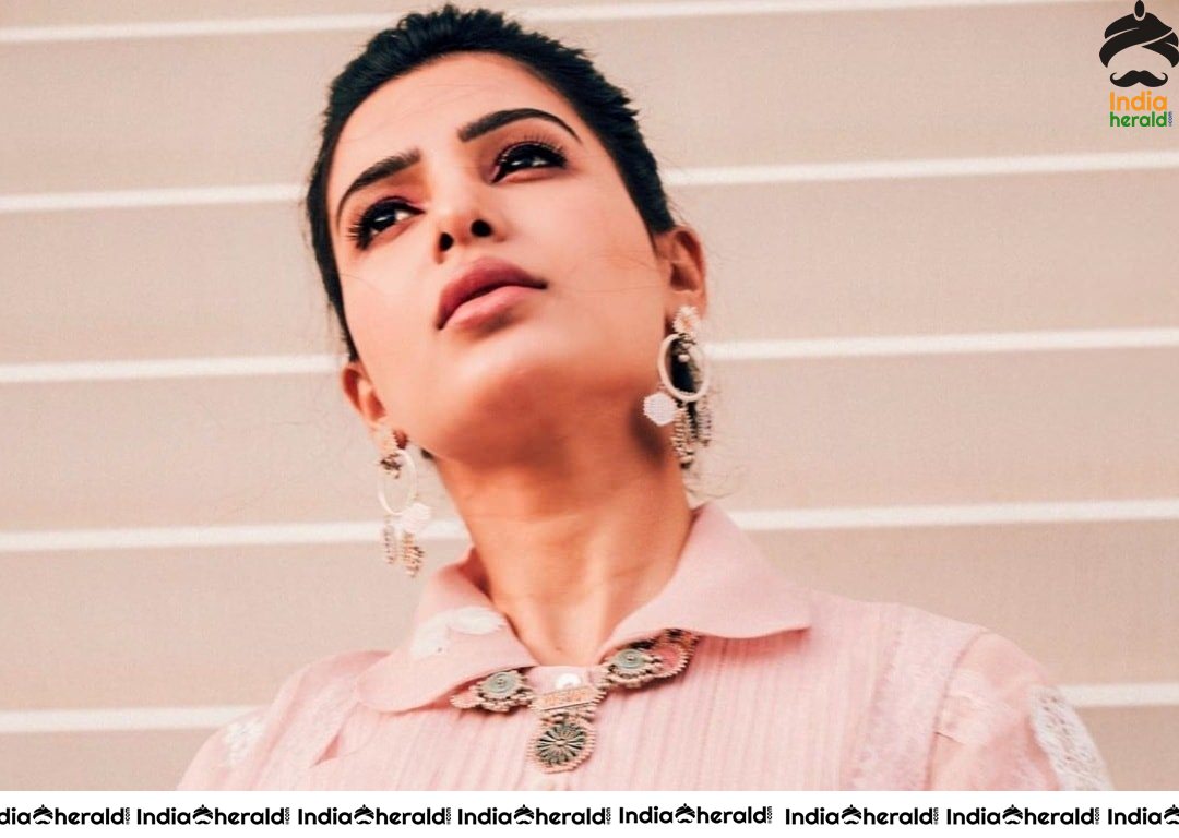 Samantha Latest Hot Clicks as a Festive Treat