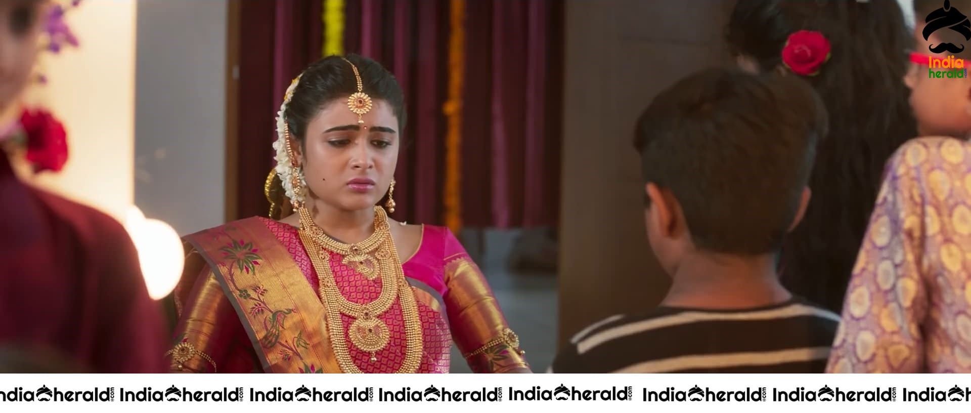 Shalini Pandey Hot Photos From 100 Percent Kaadhal Movie Se