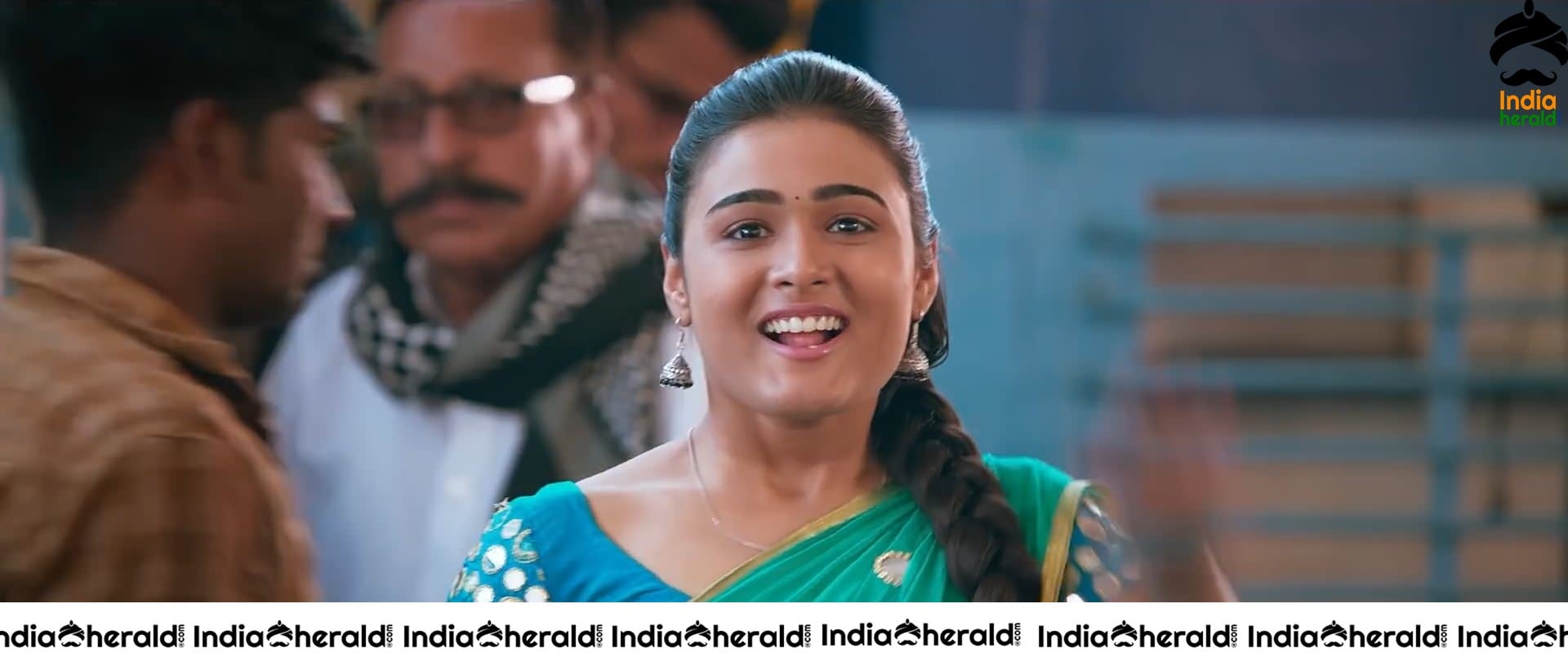 Shalini Pandey Hot Photos From 100 Percent Kaadhal Movie Se