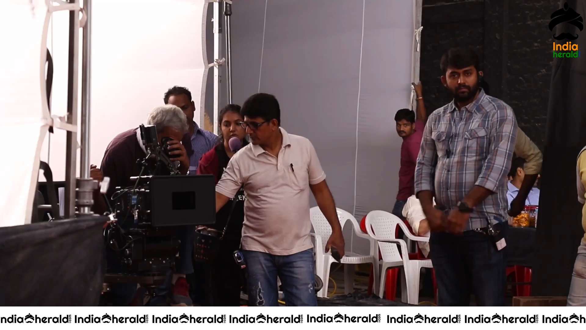 Shruti Haasan Hot BTS Photos During Ad Shoot Set 1