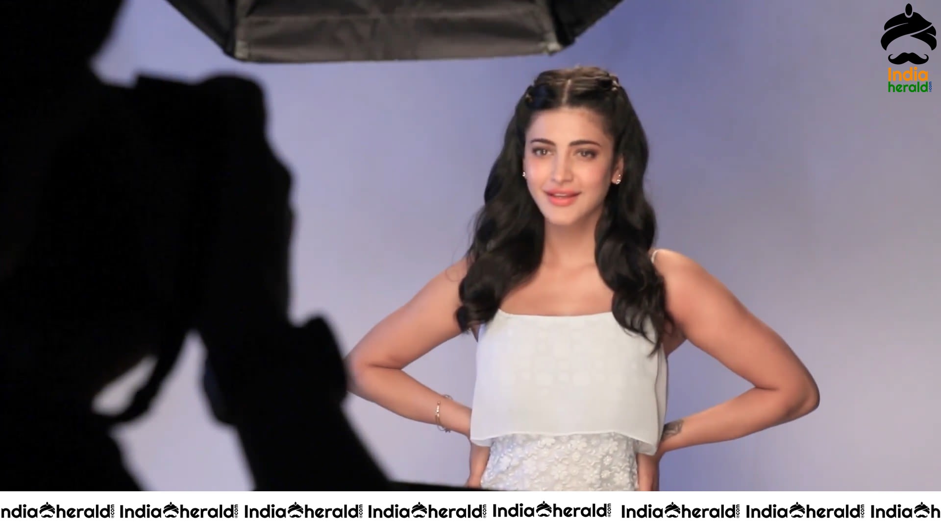Shruti Haasan Hot BTS Photos during Ad Shoot Set 5