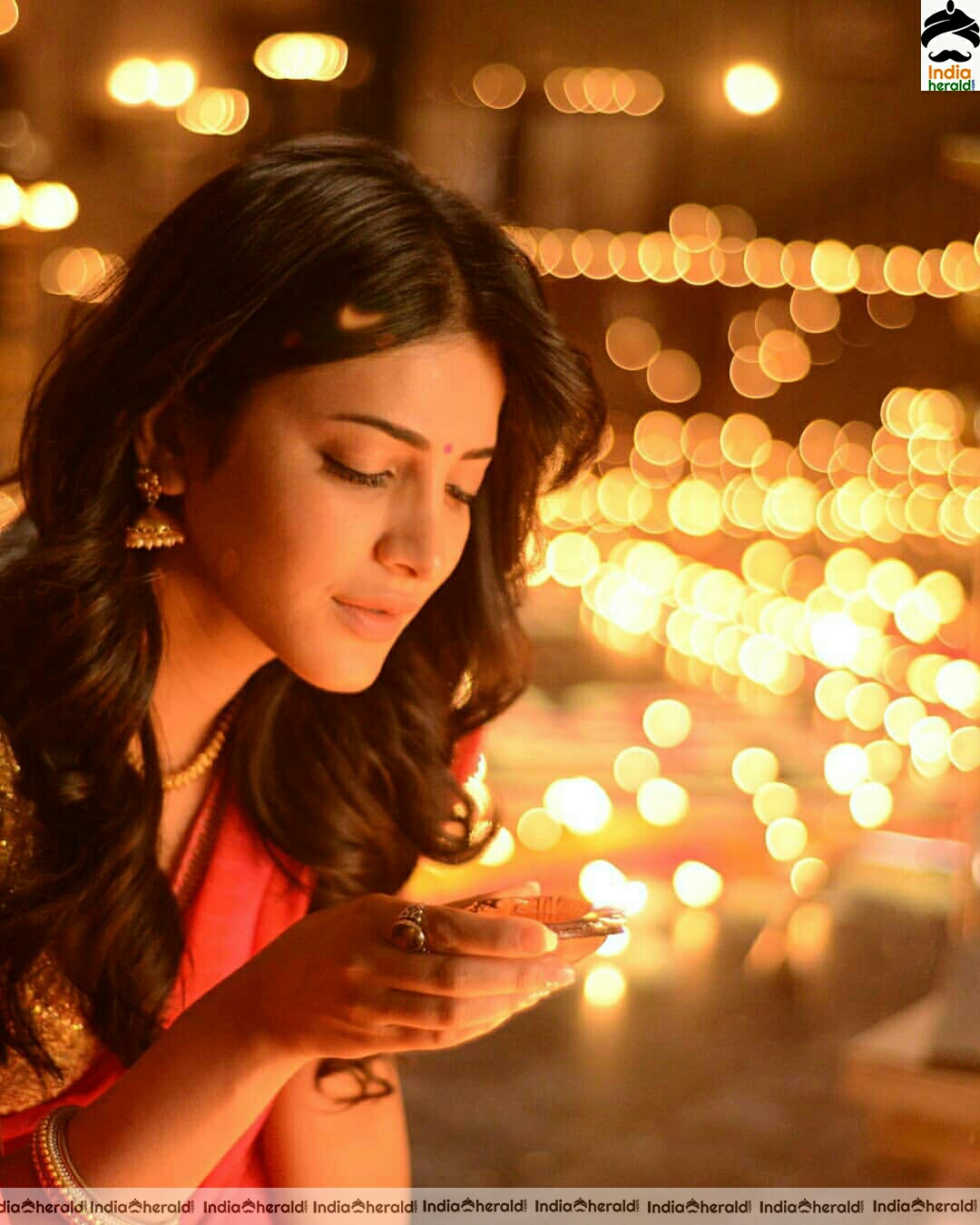 Shruti Hassan Cute Compilation Photo Stills