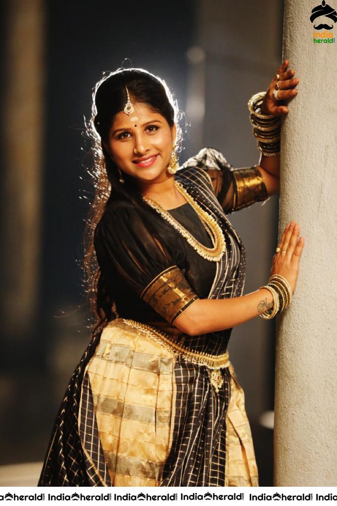 Singer Mangali Latest Hot Stills Set 1