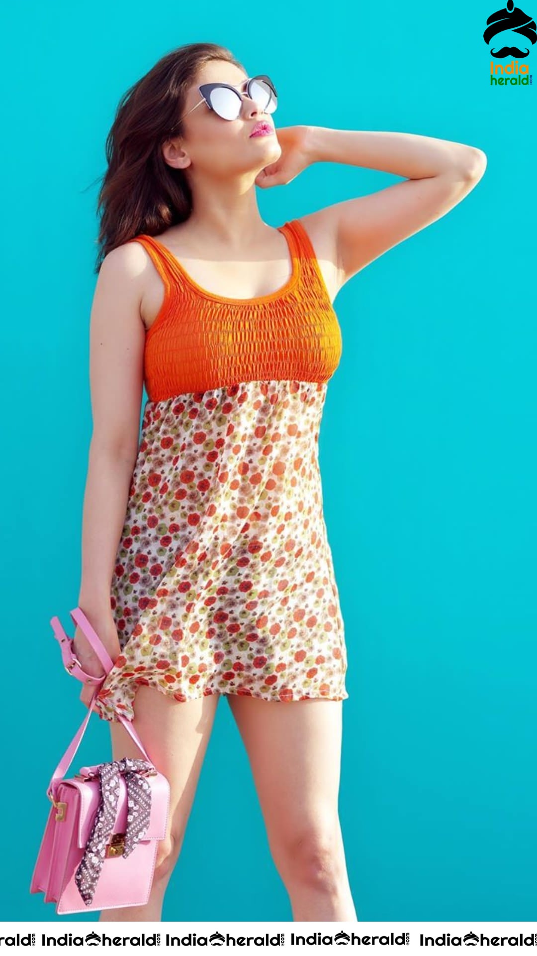 Sneha Ullal Latest Hot Clicks from her Vacation to Paris