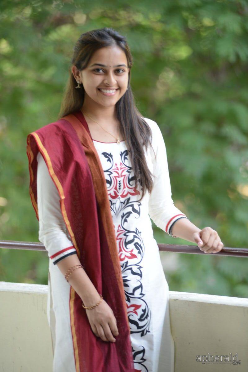 Sri Divya Beautiful Pics