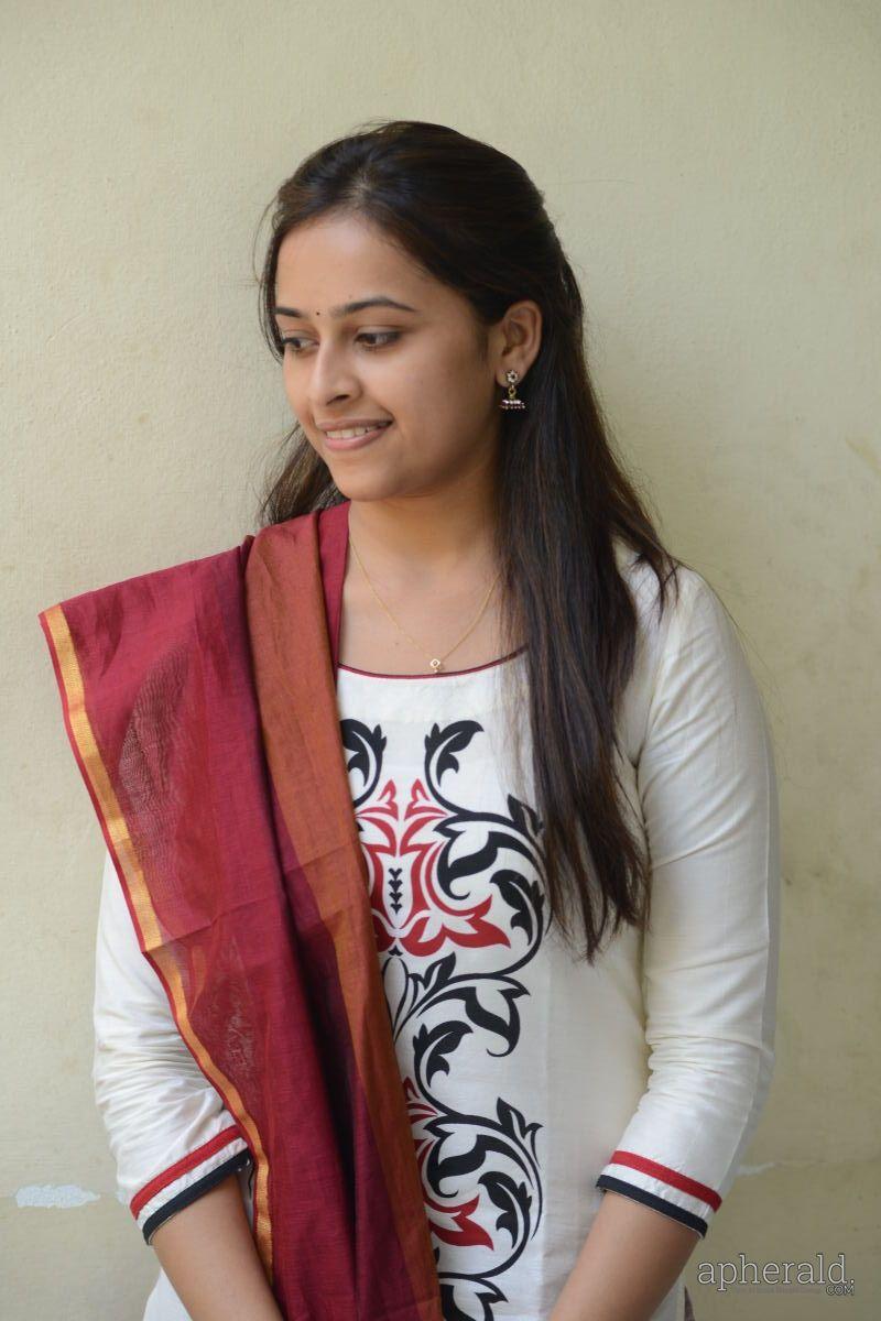 Sri Divya Beautiful Pics