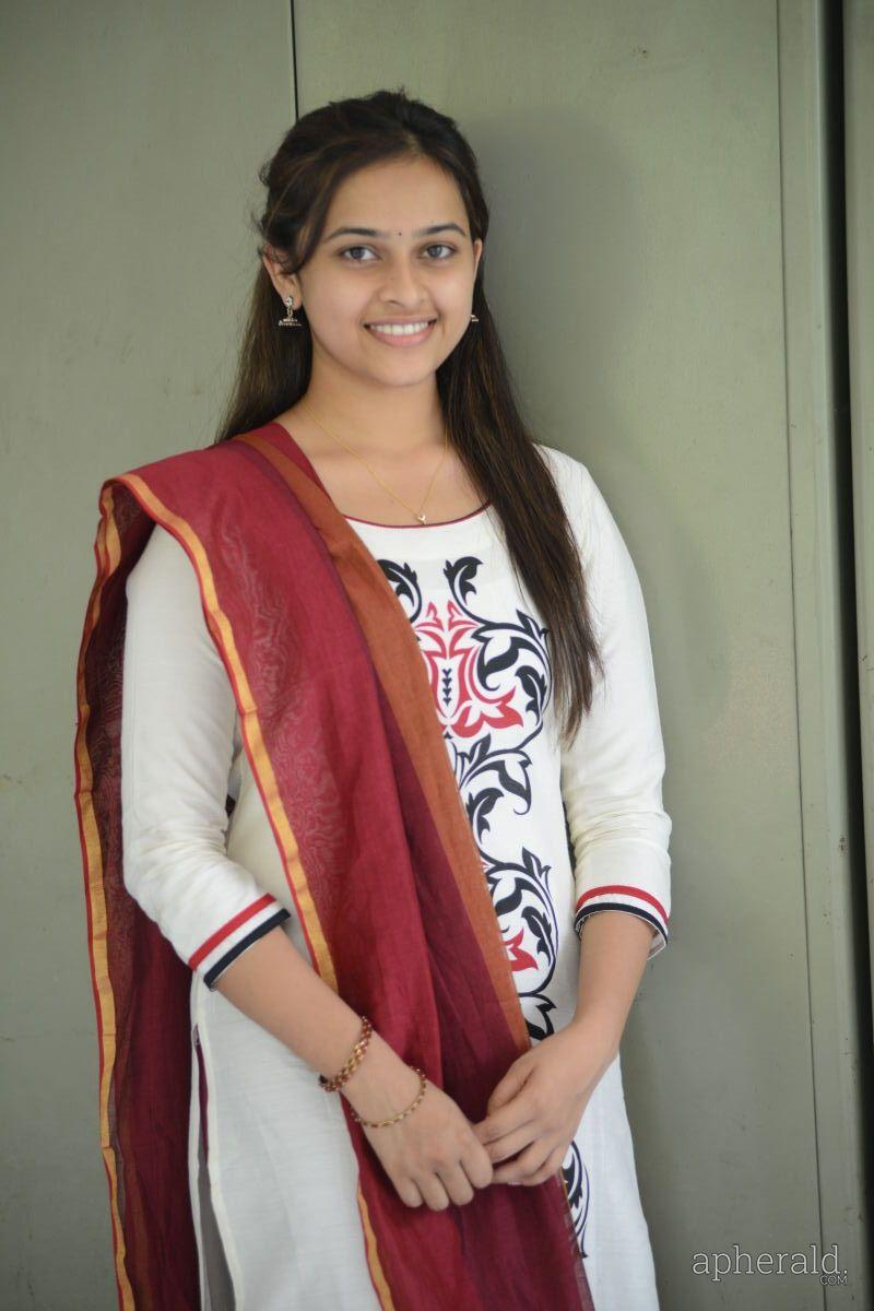 Sri Divya Beautiful Pics